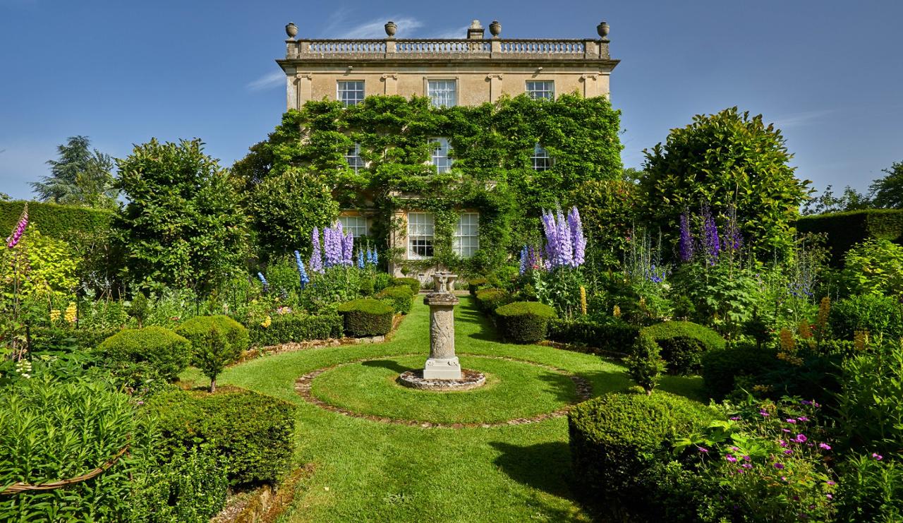 Private Champagne Tea Tour at Highgrove | Powered by Givergy