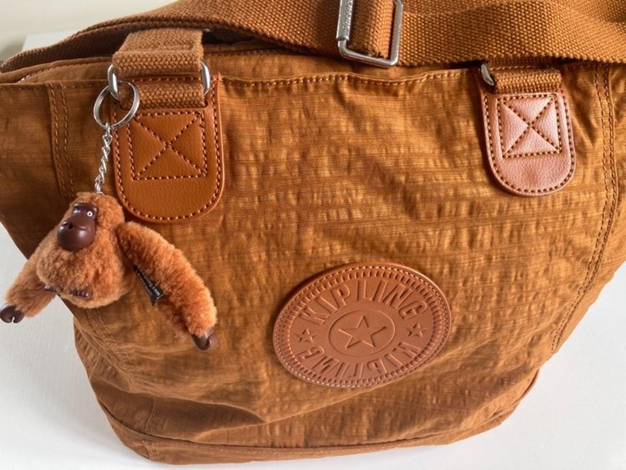 **Kipling travel bag - brown** | Powered by Givergy