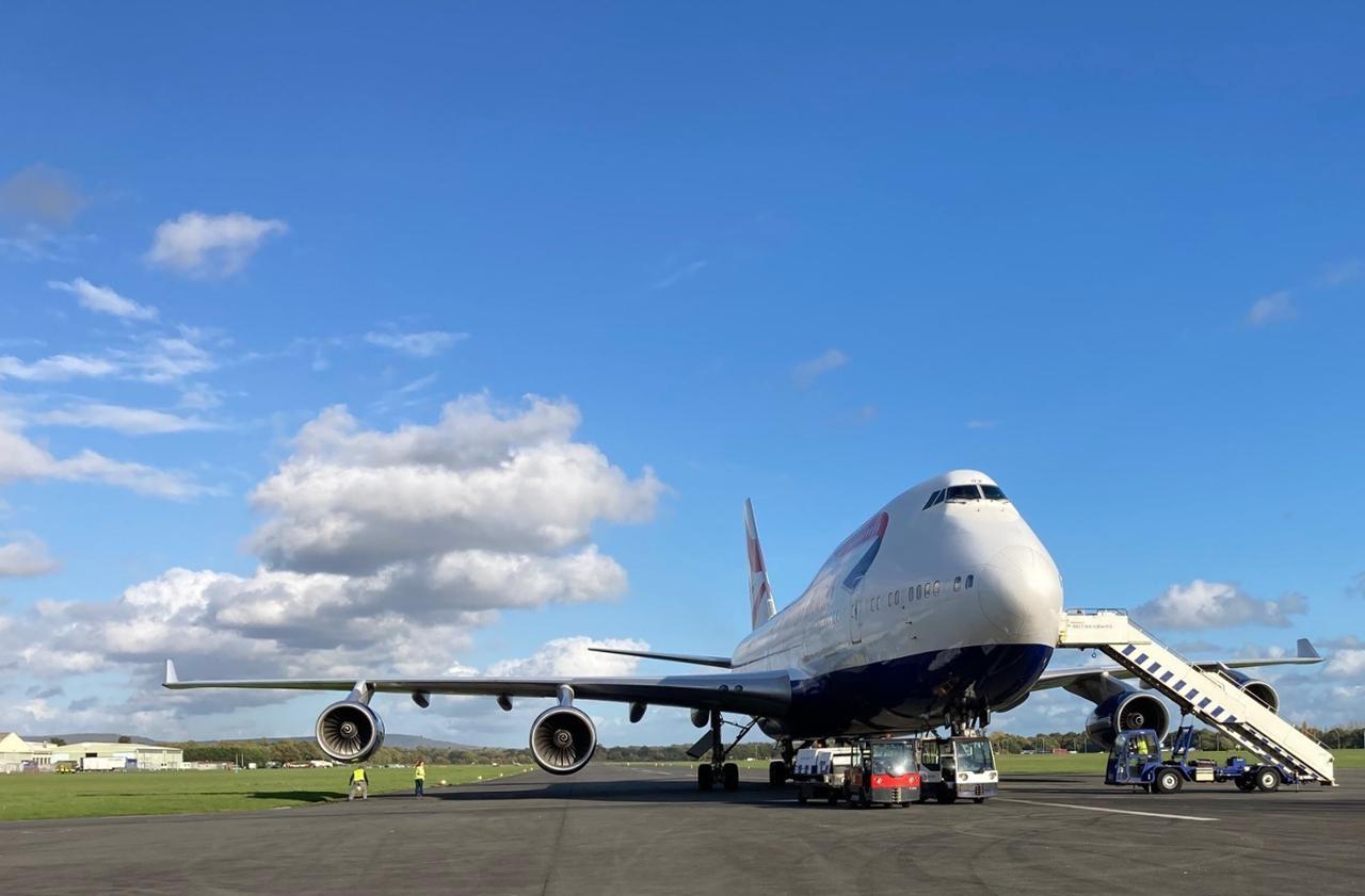 **Dunsfold Park,Surrey - 747 Experience for 10** | Powered by Givergy
