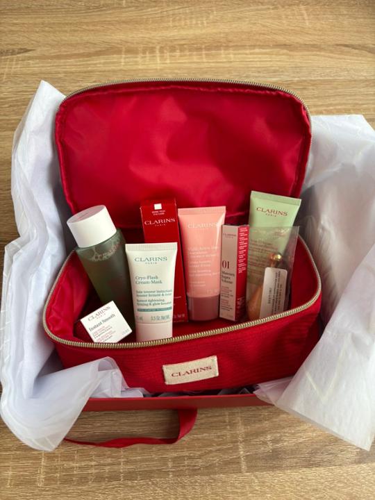 Clarins Gift Box | Powered by Givergy