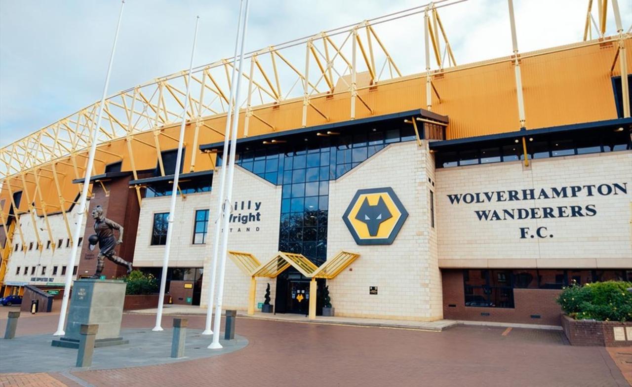 Wolverhampton Wanderers Box for 4 | Powered by Givergy