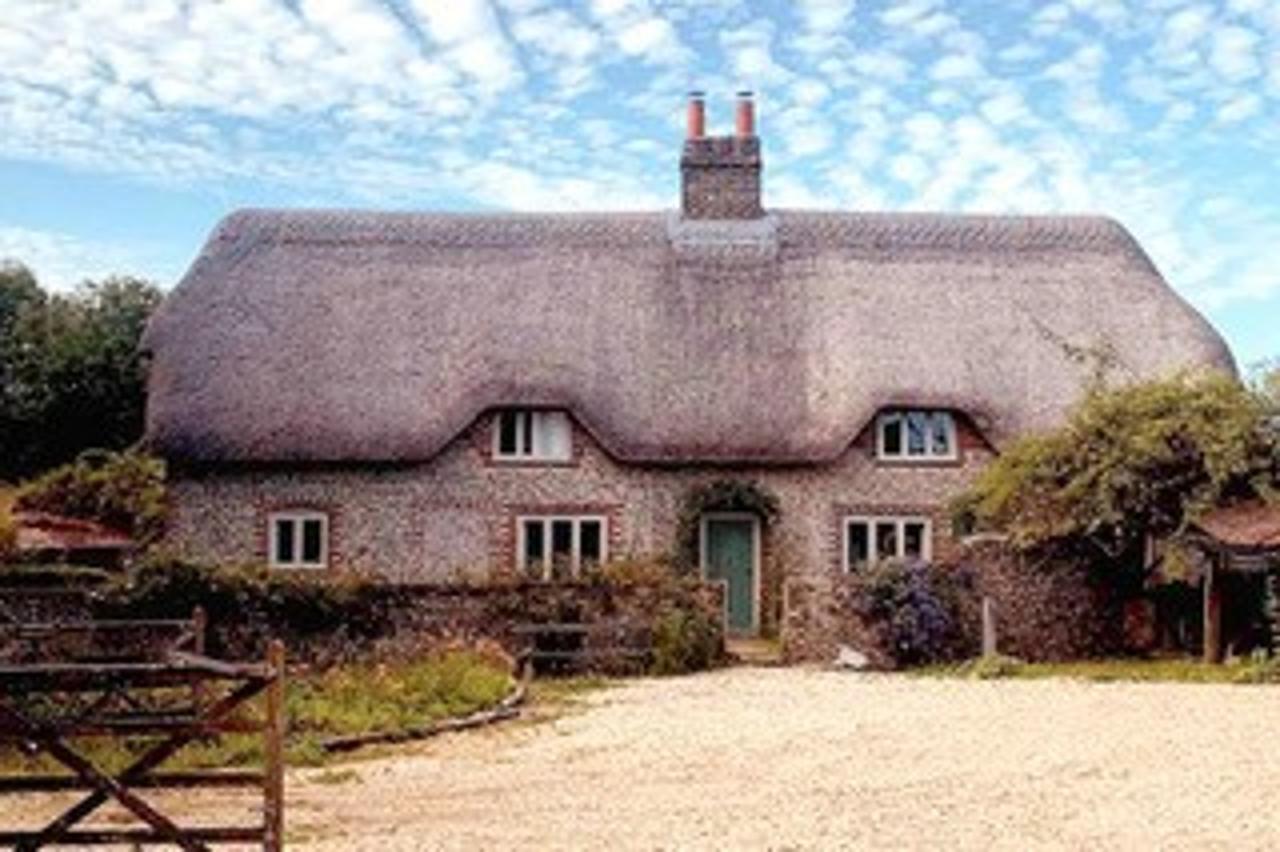 2 Night Stay for 12 at Ivy House, Froxfield | Powered by Givergy